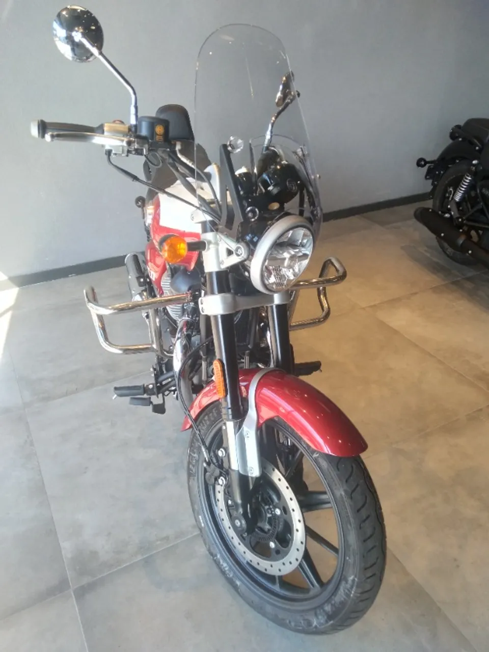Motos Royal Enfield Super Meteor no Brasil