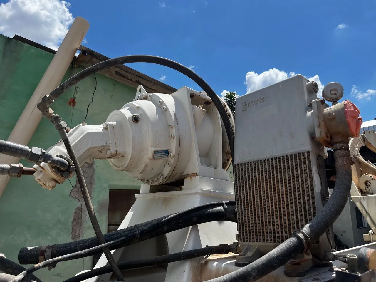 chassi de betoneira de Schwing Stteter usado com bomba sem o cilindro ...