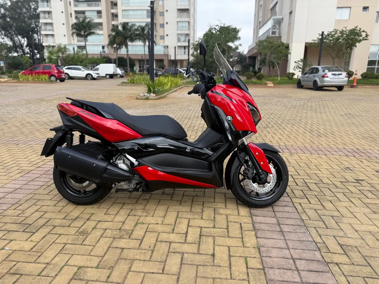 Motos YAMAHA XMAX 2024 no Brasil