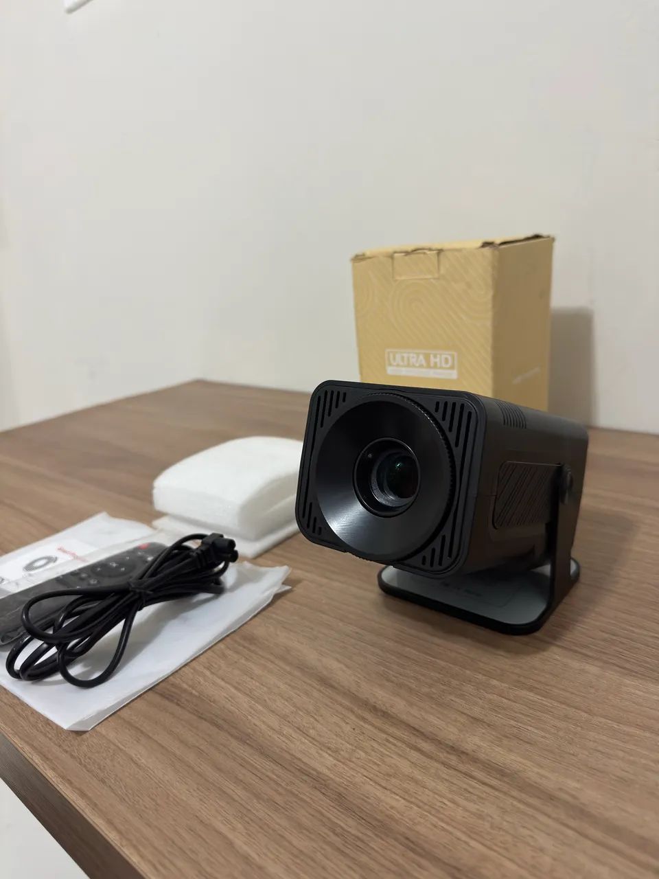 Mini Projetor Smart Android - Ultra HD sem marcas de uso. - Projetores ...