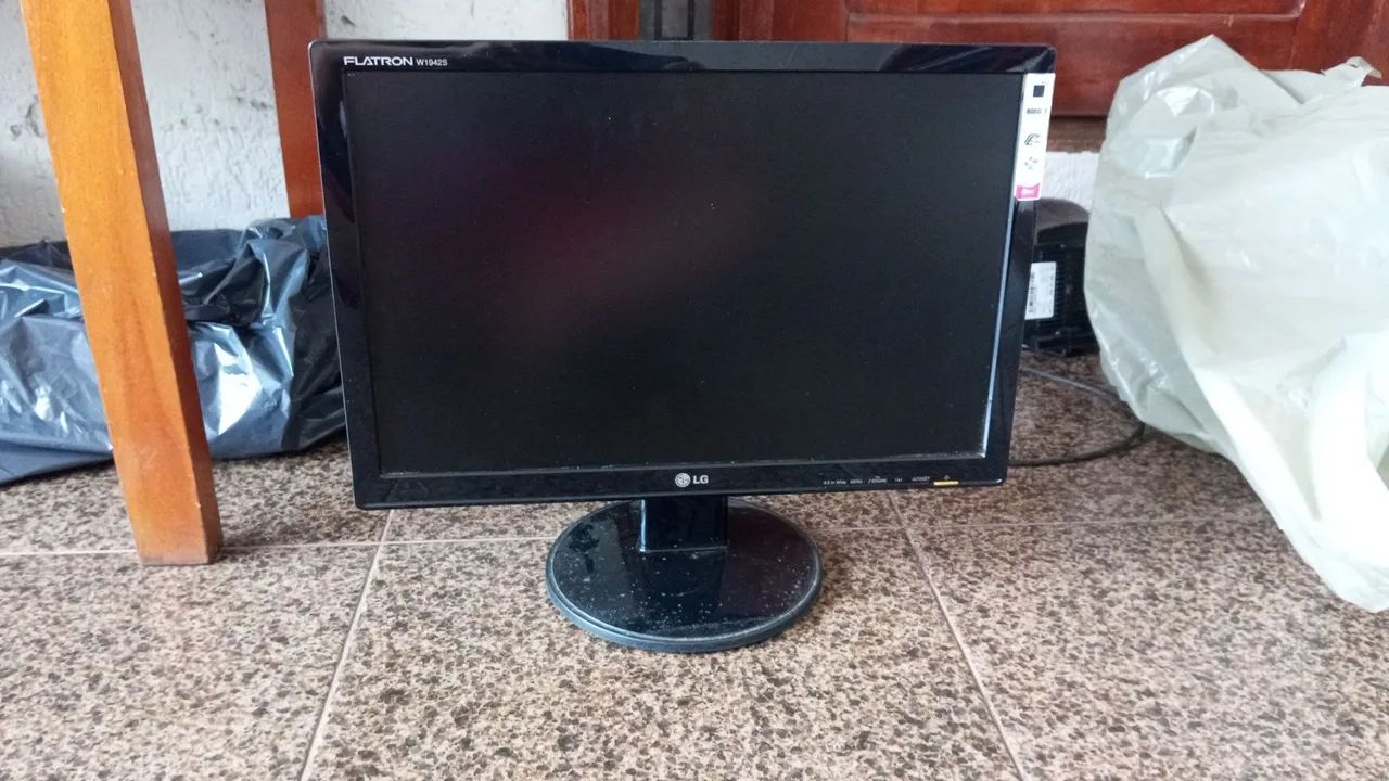 Monitor LG Flatron W1942S 18,5 polegadas - Monitores - Metropolitana (Núcleo Bandeirante ...