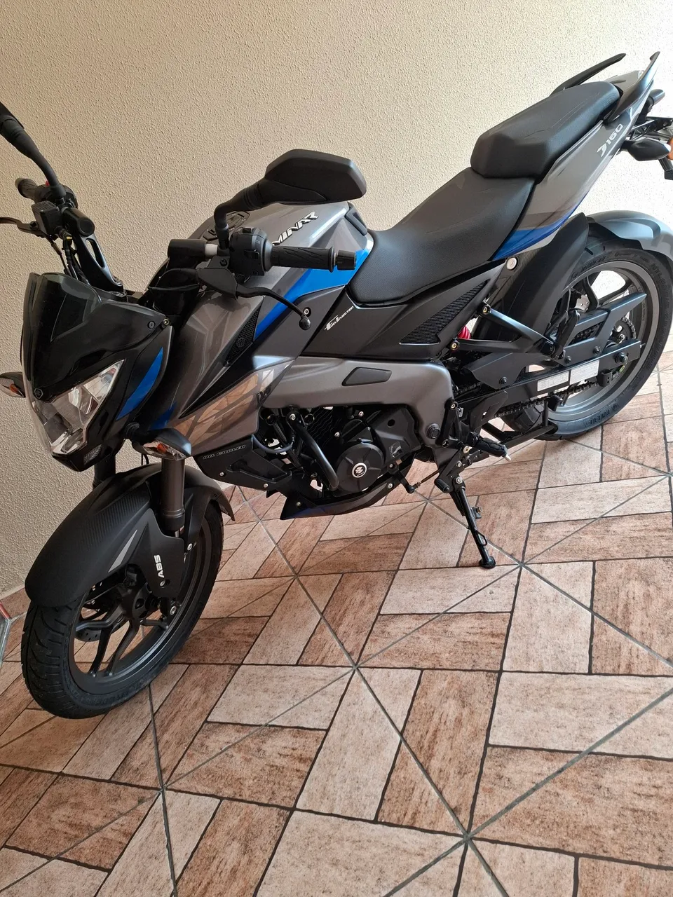 Motos Bajaj Dominar no Brasil