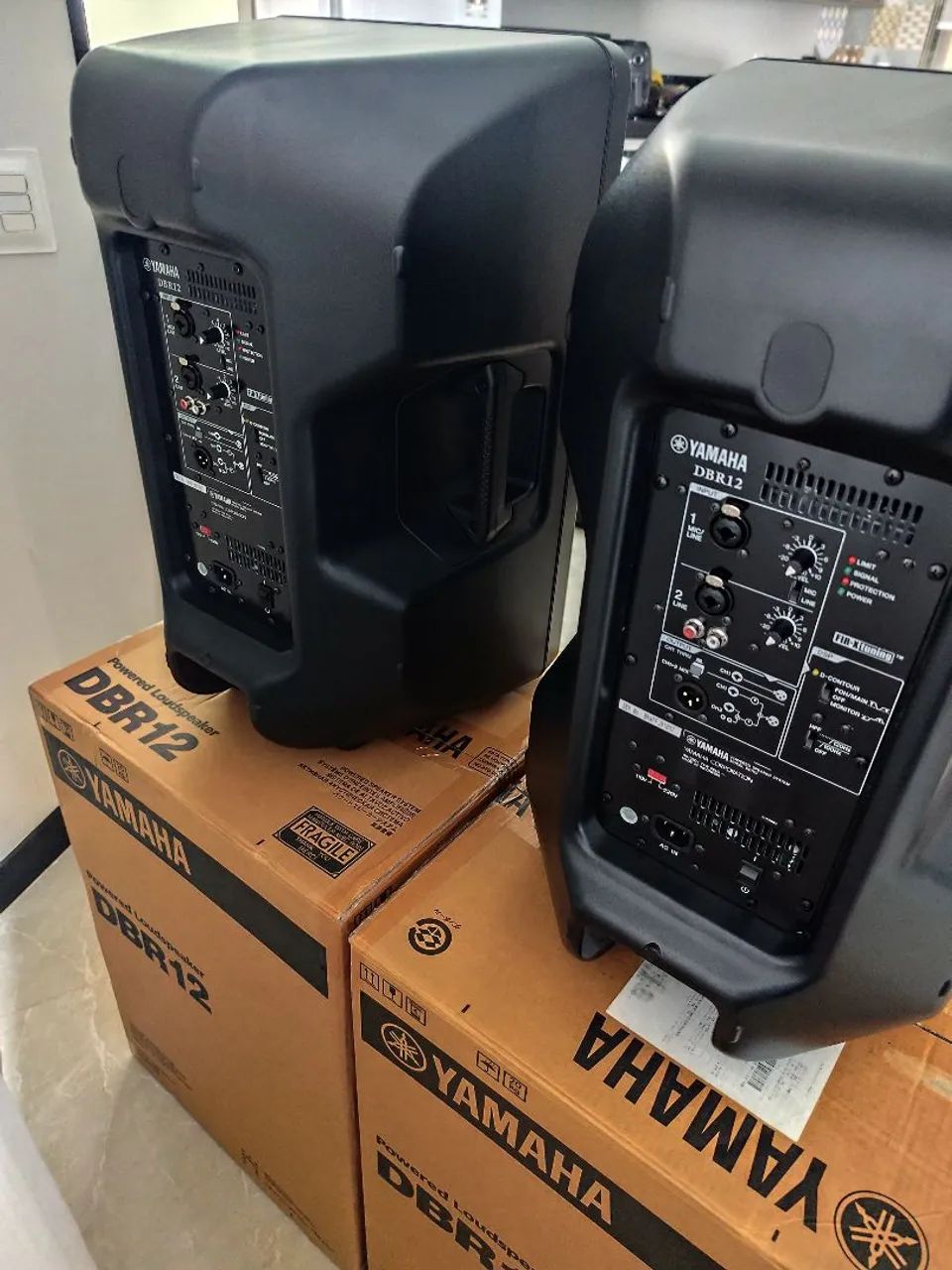 CAIXA YAMAHA DBR 10 e 12 - Aparelhos de Som - Diamante (Barreiro), Belo Horizonte 1451686362 | OLX