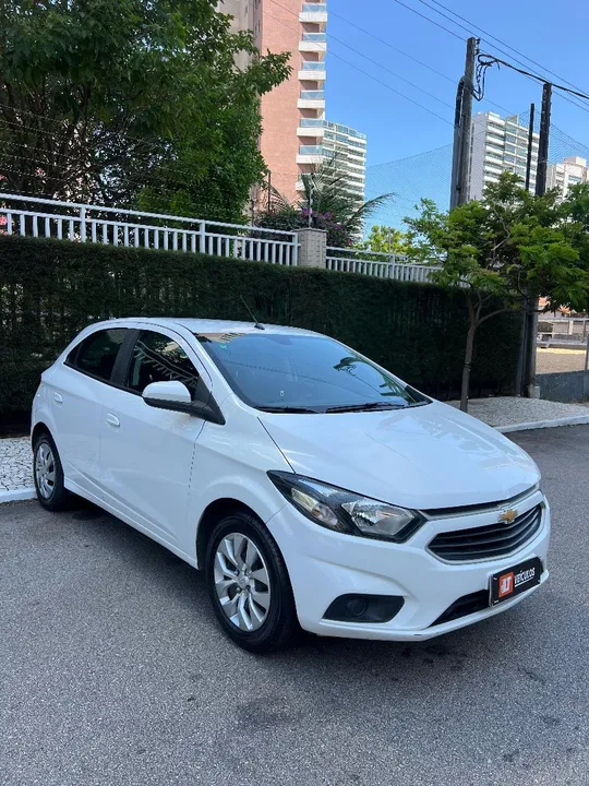 CHEVROLET ONIX 2018 Usados e Novos