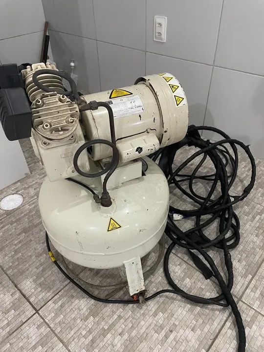 COMPRESSOR DE AR ODONTOLÓGICO 6 PÉS 30 LITROS SEM ÓLEO 220V MONOFÁSICO ...