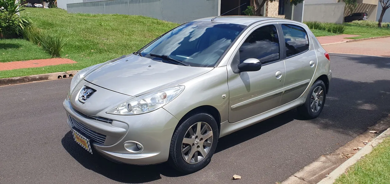 PEUGEOT 207 2013 Usados e Novos