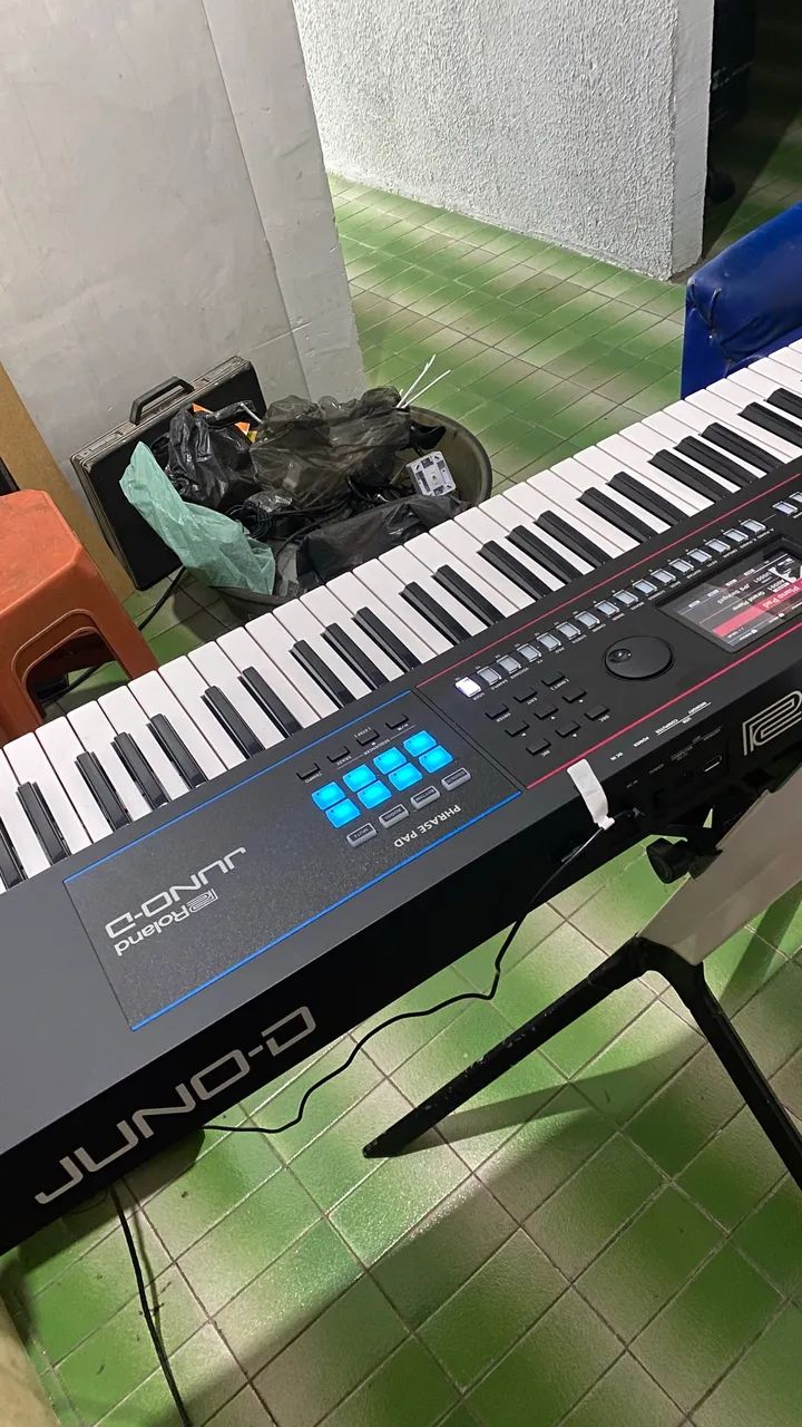 Novo Roland Juno D7 - Instrumentos musicais - Boca da Mata 1453924563 | OLX