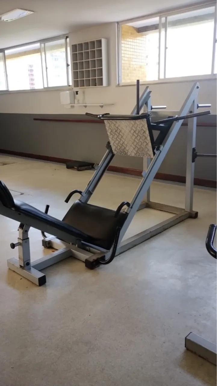"aparelho leg press horizontal" - Academia e Exercícios no Brasil