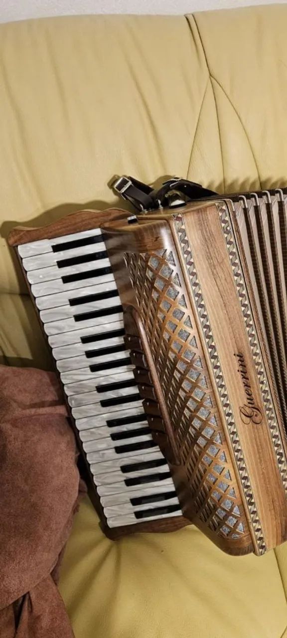 ACORDEON GUERRINI ITÁLIA 3 VOZ COM RESSONÂNCIA. UMA VERDADEIRA MÁQUINA ...