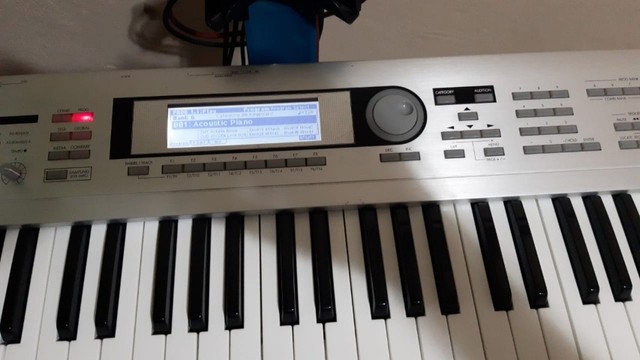 Teclado korg triton le | +10 anúncios na OLX Brasil