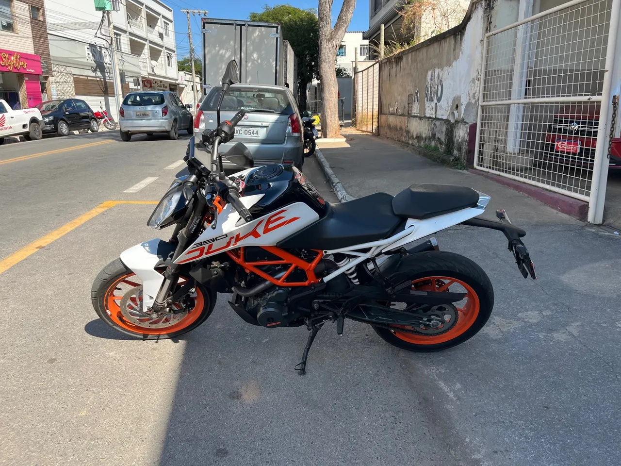 Motos KTM DUKE 390 no Brasil