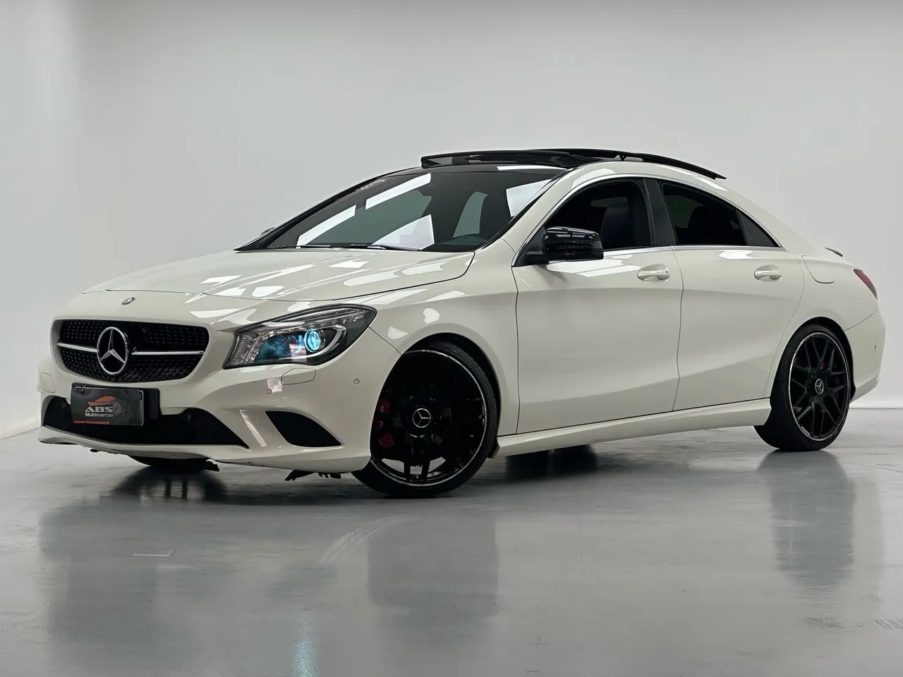 MERCEDES-BENZ CLA-200 2016 Usados e Novos