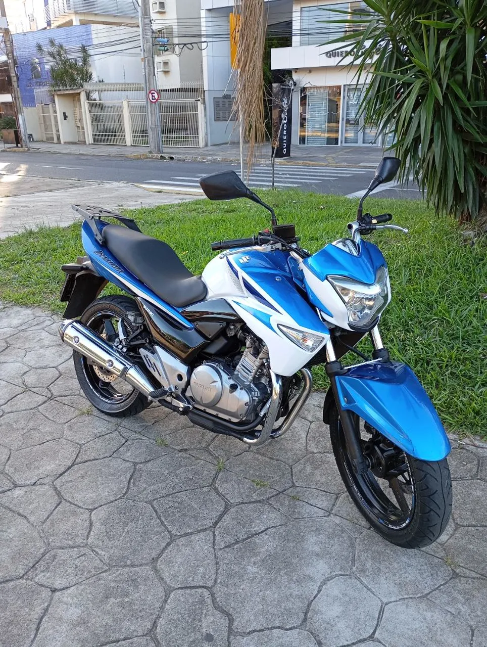 Motos SUZUKI INAZUMA no Brasil