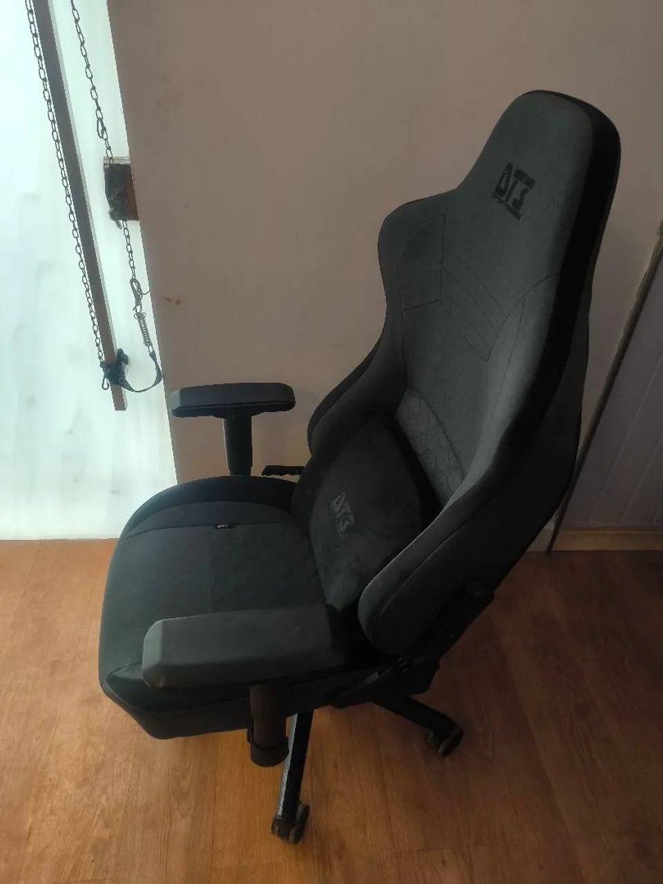 Cadeira Dt3 Royce Tecido Aguenta 200 kilos impecável semi nova ...