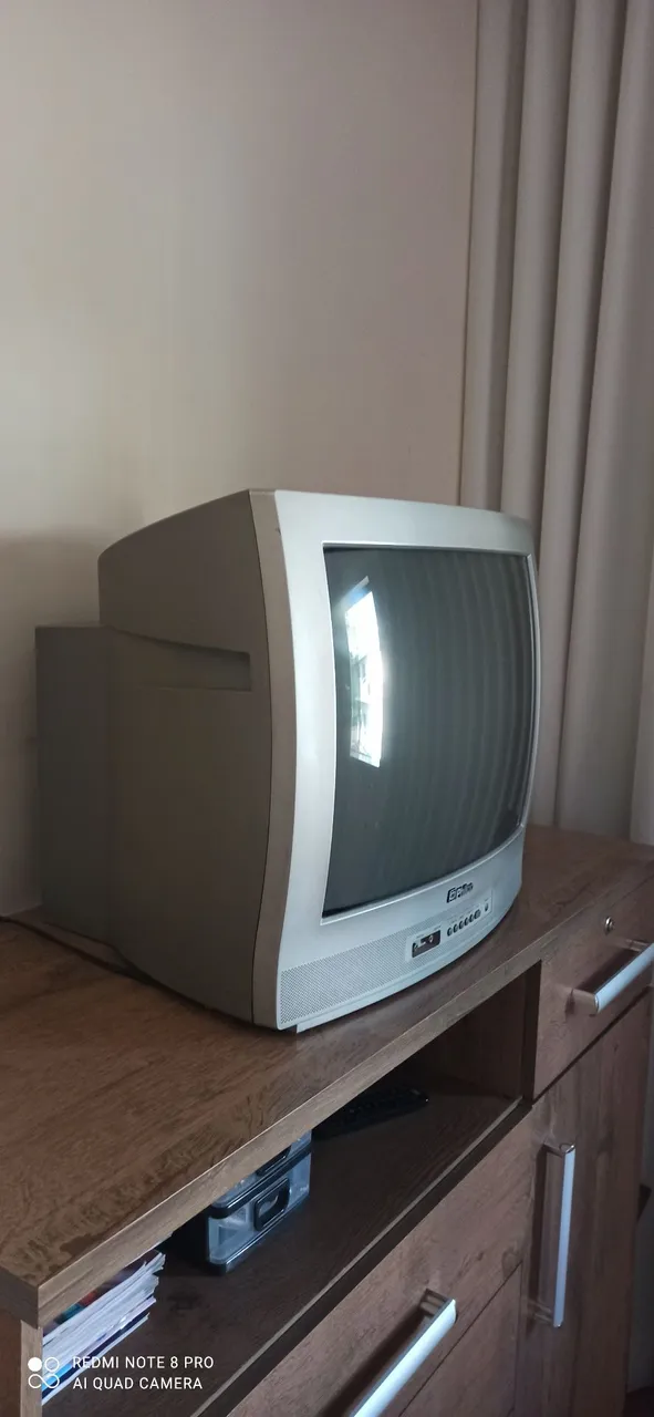 "tv de tubo" - TVs no Brasil