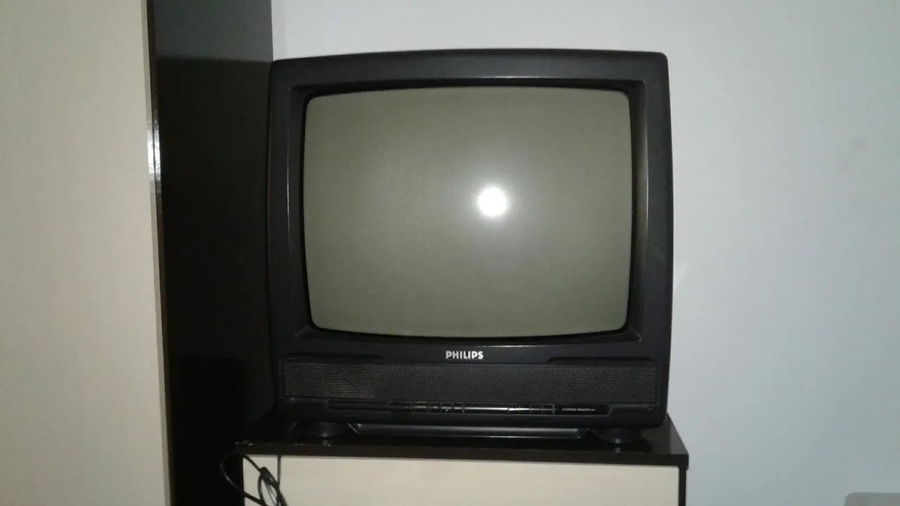 TV Philips 24 Polegadas Preto e Branco - TVs - Guarani, Belo Horizonte ...