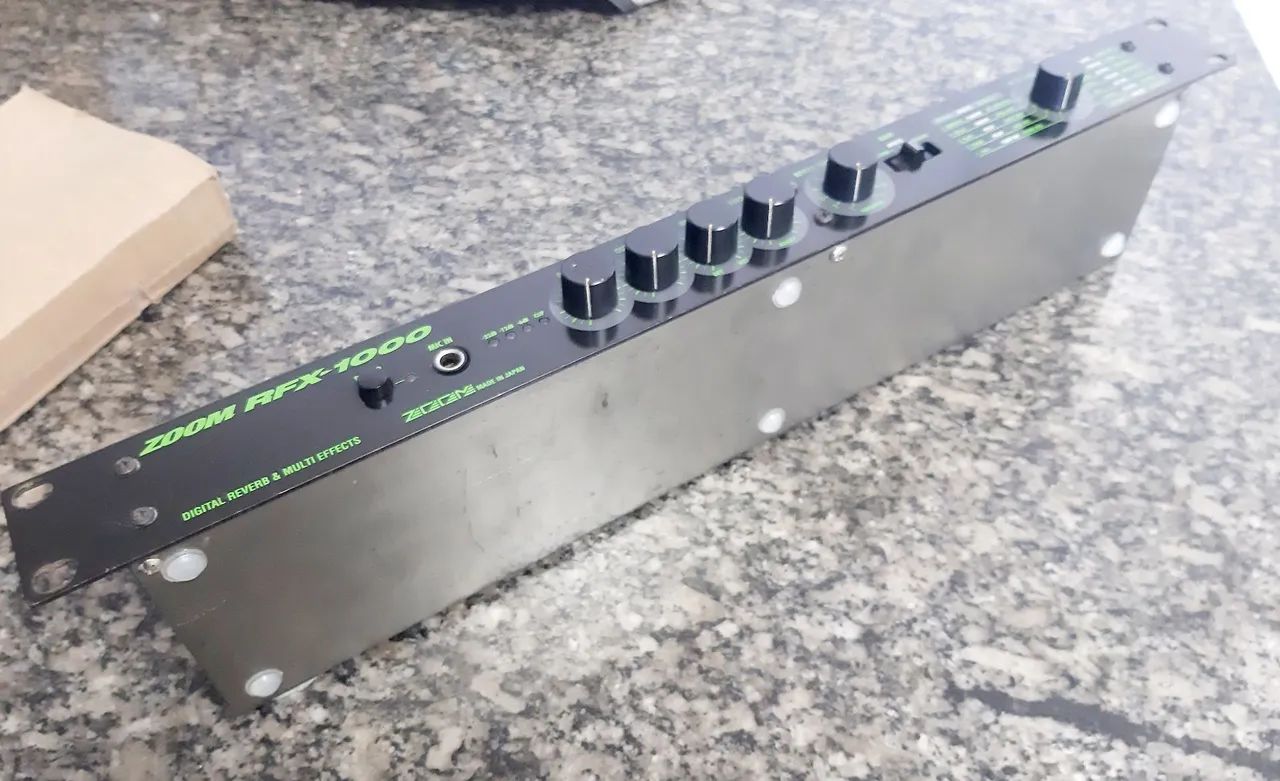 Zoom RFX-1000 - Digital Reverb & Multi Effects - Equipamentos e ...
