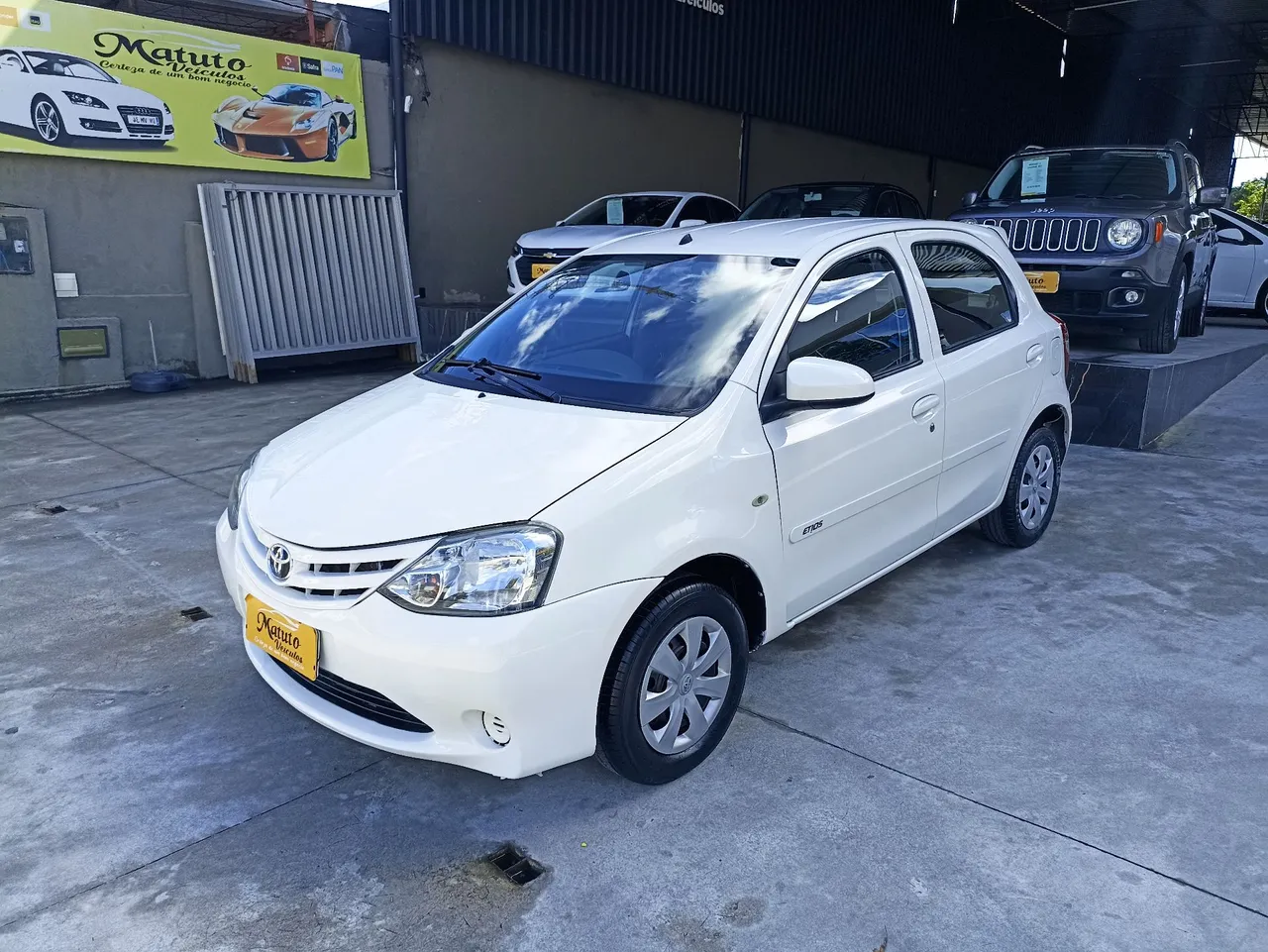 Toyota Etios 2015 Usados e Novos