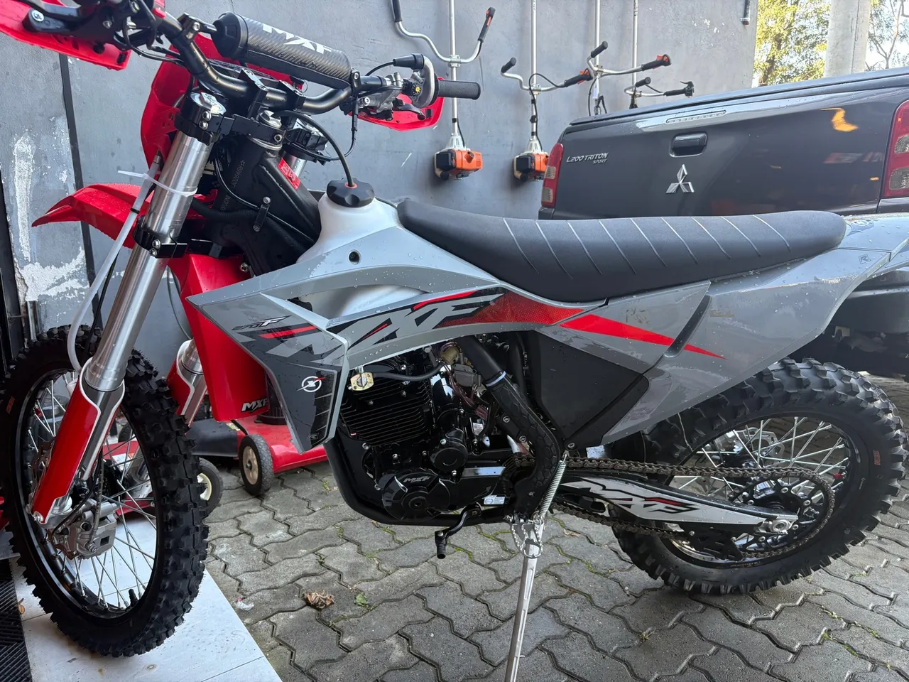 Motos MXF PRO RACING no Brasil