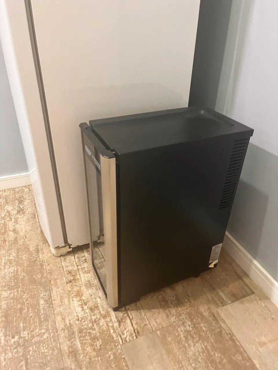 Adega Climatizada Termo Preto e Prateado 12 Garrafas 220V - Midea ...