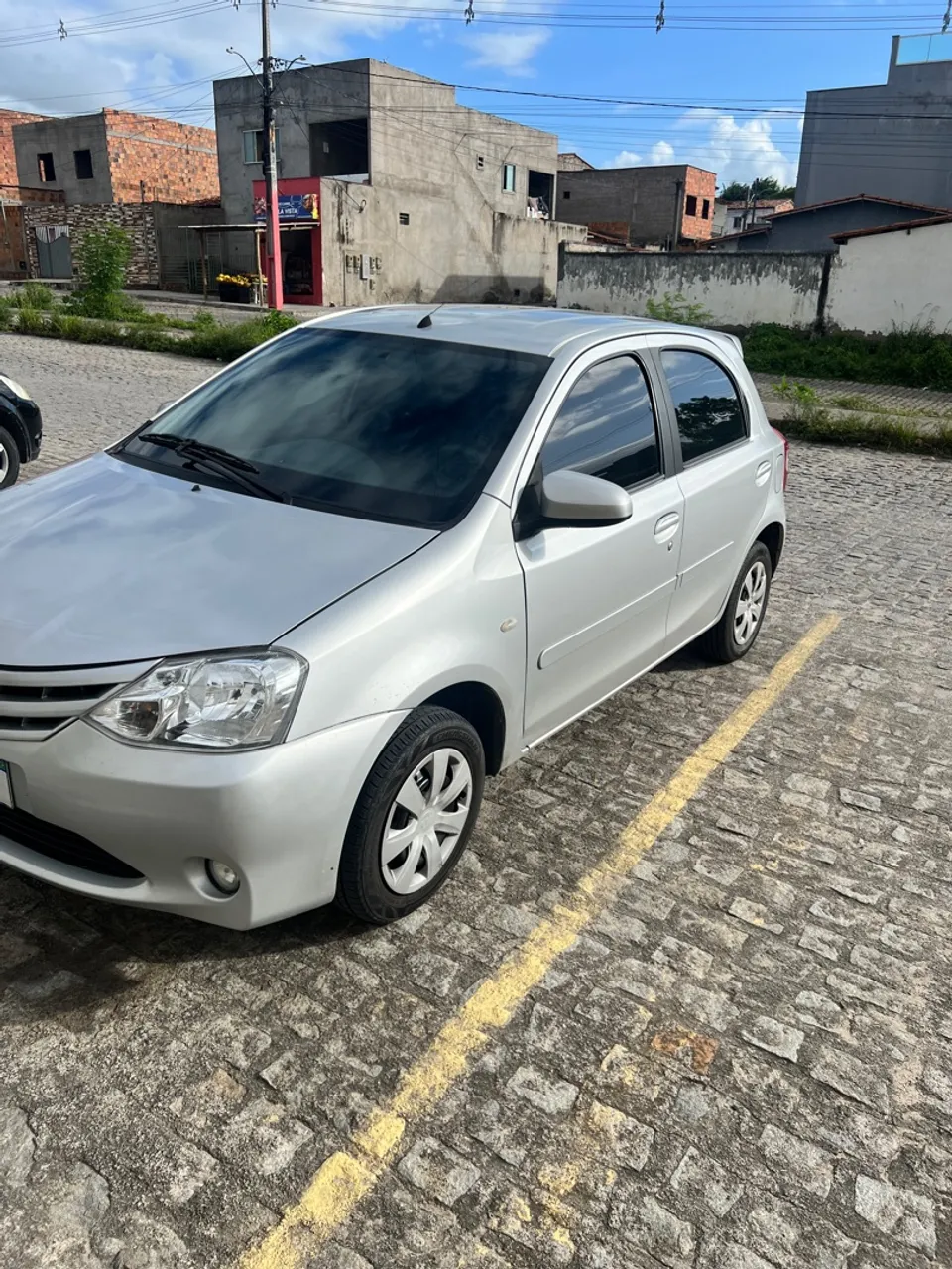 "toyota etios 2015" - Carros Usados e Novos à venda