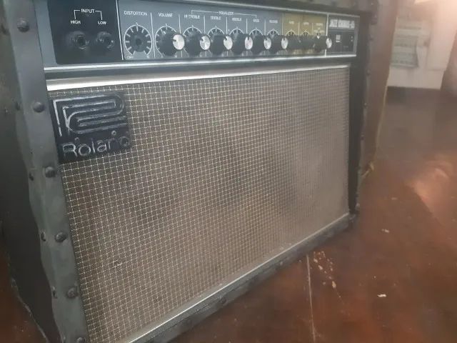 "roland jazz chorus" no Brasil