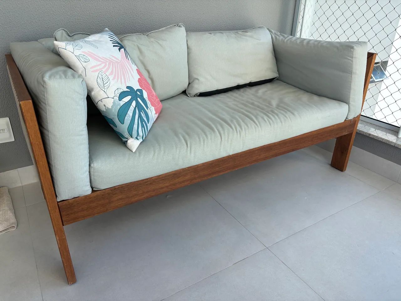 Vendo sofá área externa (jardim ou sacada) em madeira - Sofás e ...