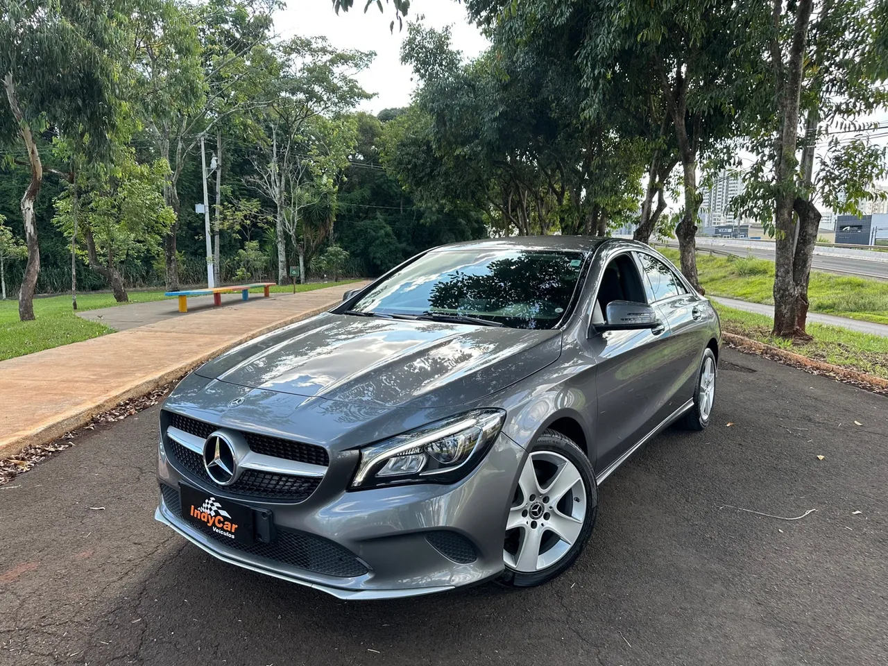Mercedes-Benz CLA-180 Usados e Novos