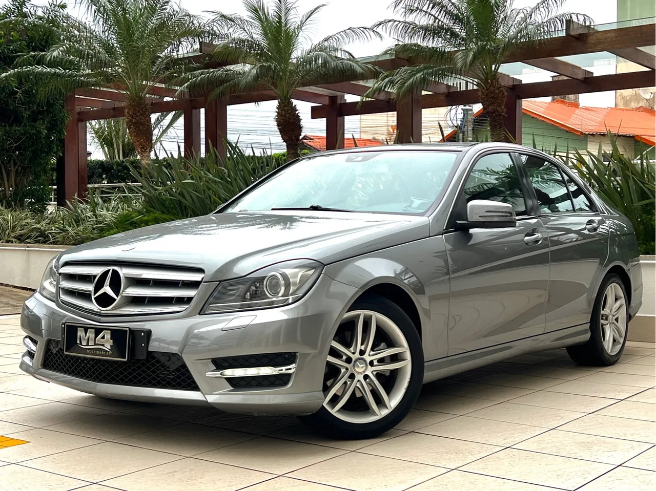 MERCEDES-BENZ C-180 2014 Usados e Novos