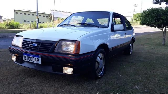 hatches CHEVROLET MONZA Usados e Novos