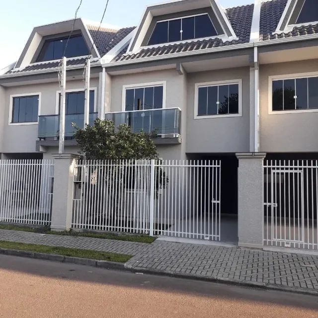 "sobrados no sitio cercado" no Brasil