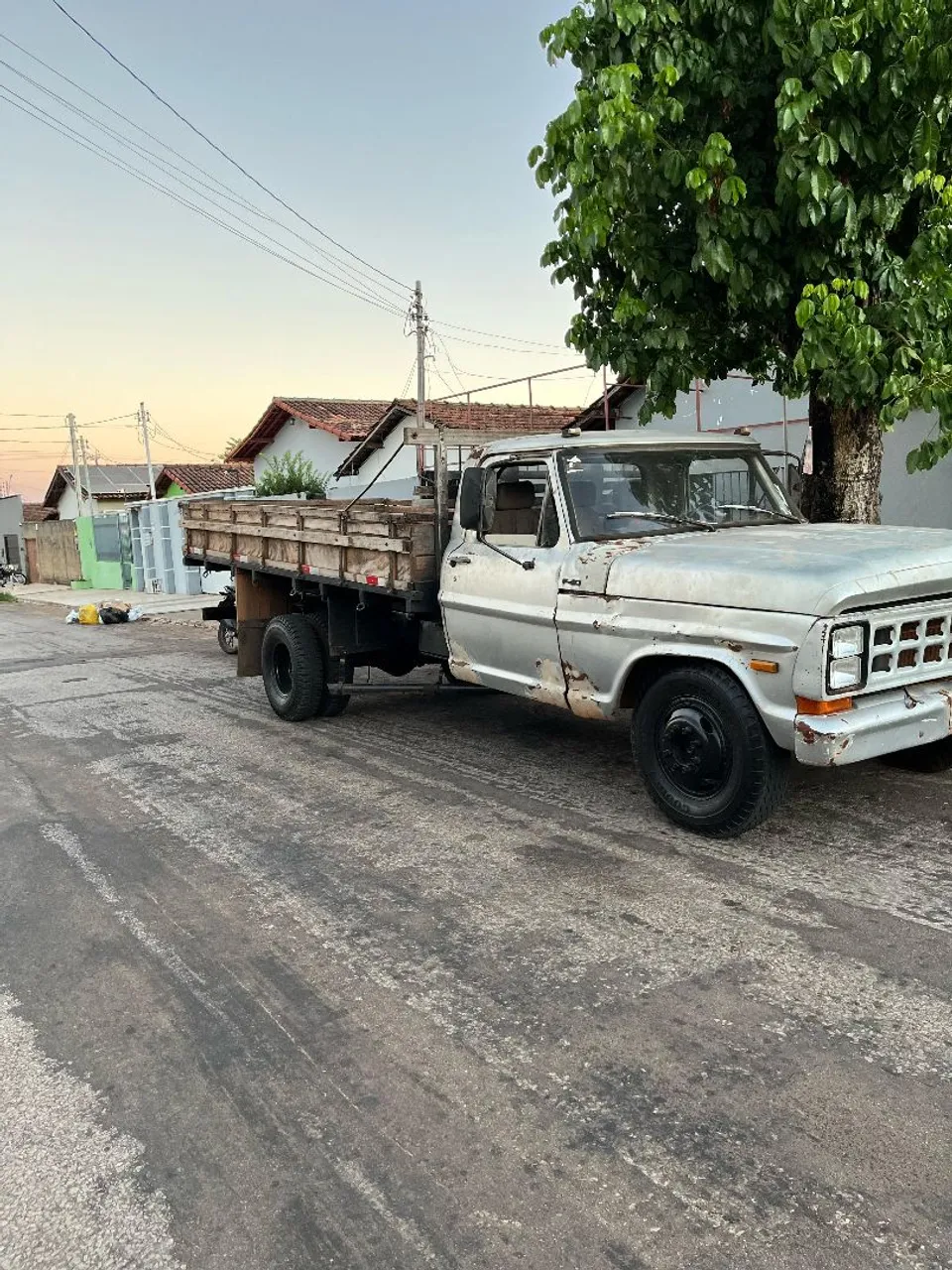 FORD F-4000 Usados e Novos