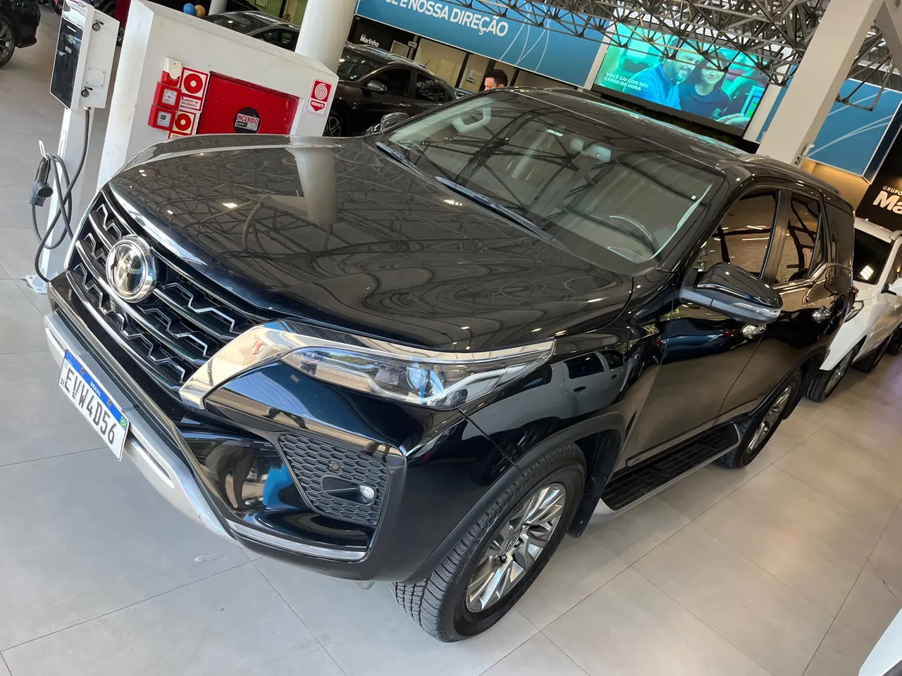 Toyota Hilux SW4 SRX 4X4 2.8 TDI 16V DIES. AUT. Usados e Novos