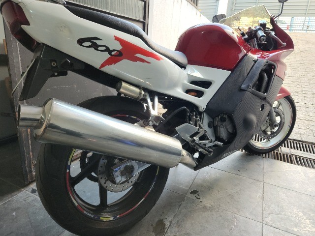 Cbr 600 F4i Cafe Racer | Reviewmotors.co