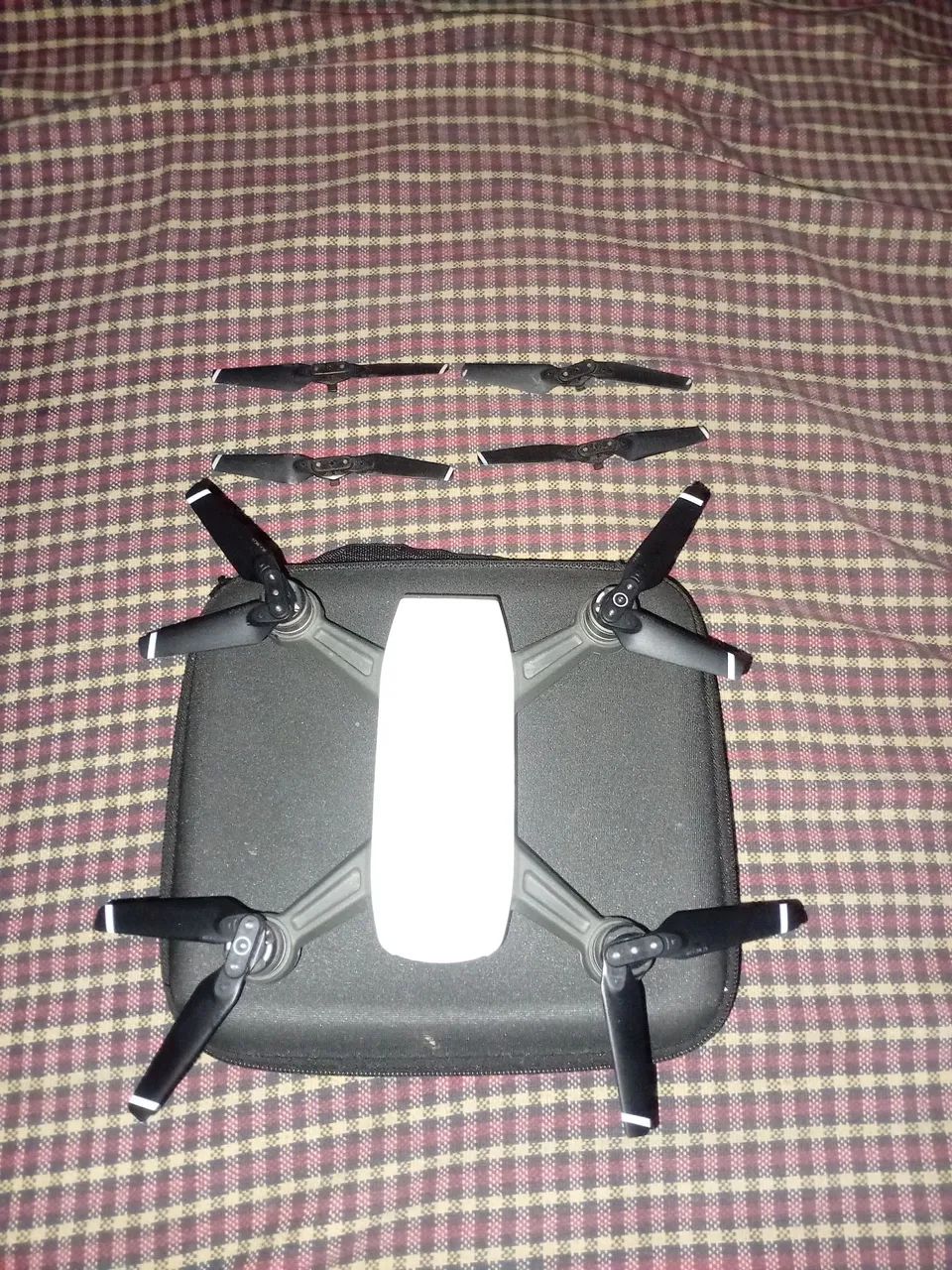 Drone dji espark GPS gibal 2km de distância controlado pelo celular ...