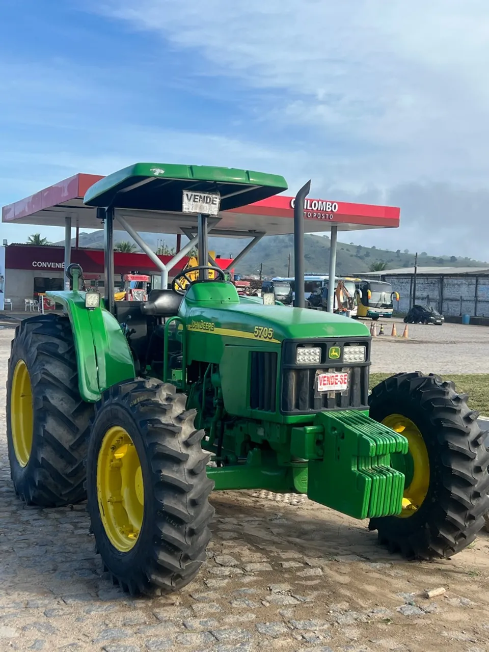 "trator pequeno" - Tratores e máquinas agrícolas no Brasil