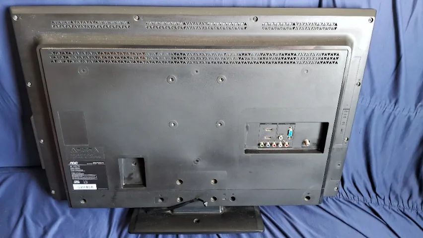 TV LED AOC 32 Polegadas HDTV com conversor TV Digital Integrado e 5 ...