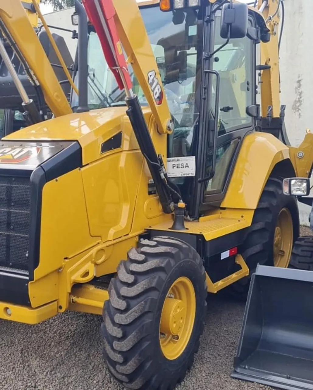 "retroescavadeira caterpillar" - Máquinas pesadas para construção no Brasil