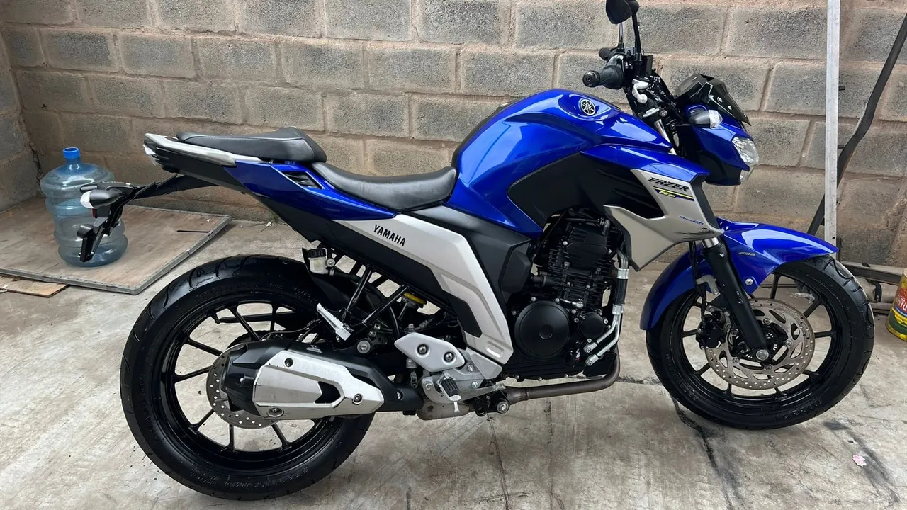 Motos YAMAHA FZ25 no Brasil
