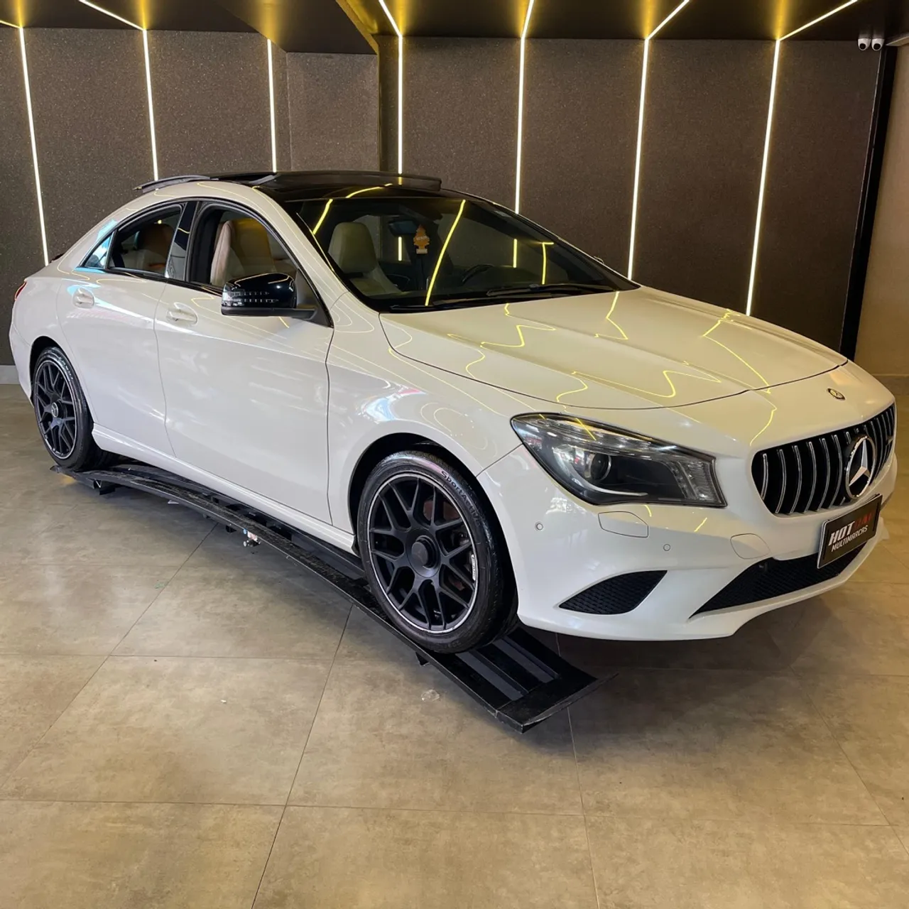 MERCEDES-BENZ CLA-200 2015 Usados e Novos