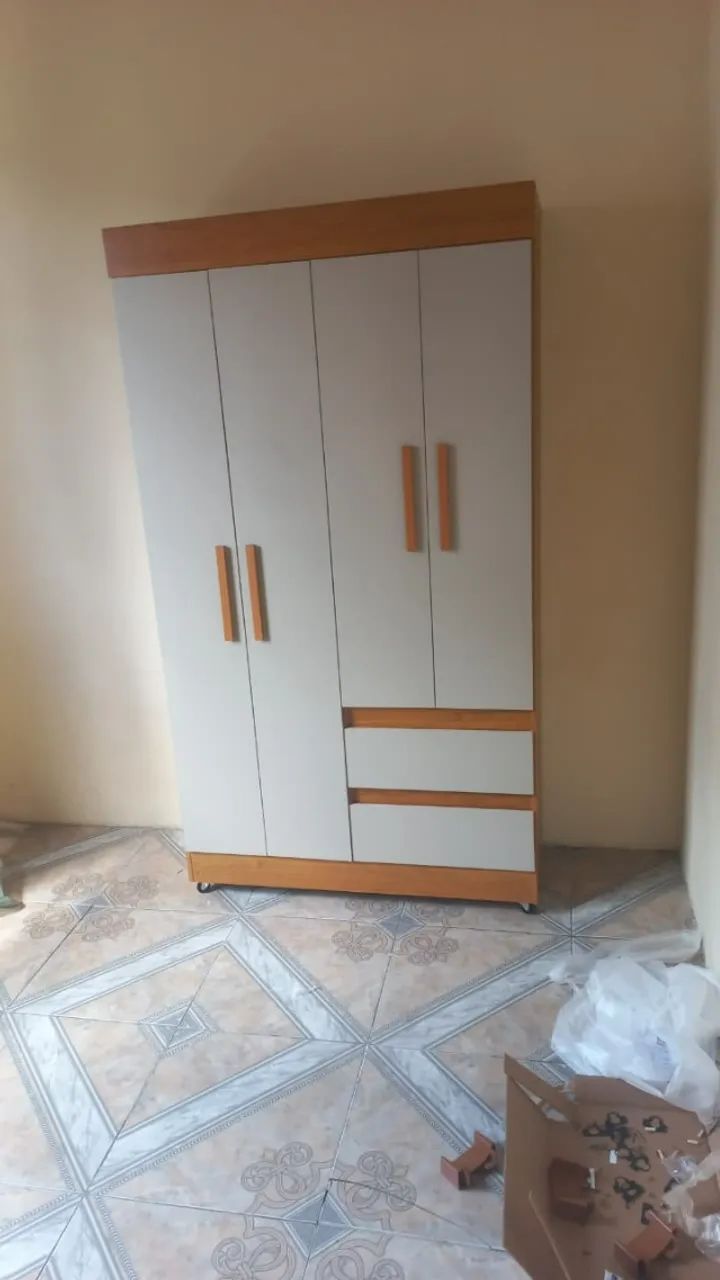 Guarda Roupa Maya Solteiro com 4 Portas e Montagem Grátis - Armários e ...