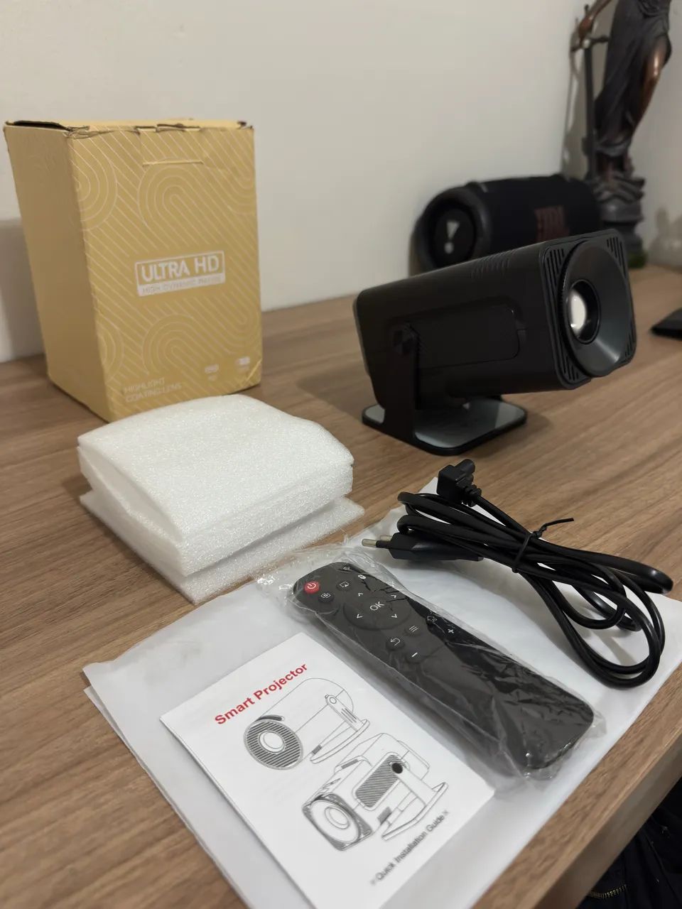 Mini Projetor Smart Android - Ultra HD sem marcas de uso. - Projetores ...