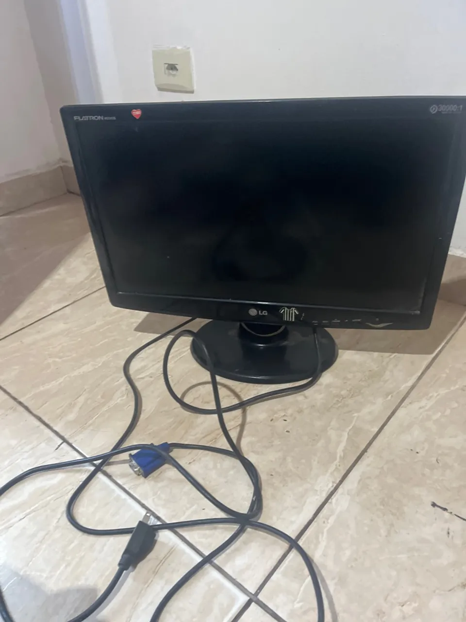 "monitor computador antigo" no Brasil