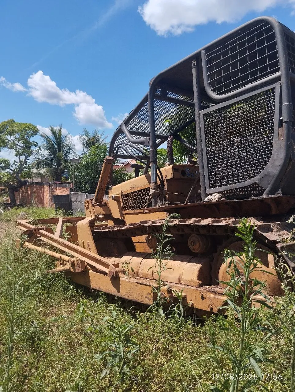 "trator de esteira d6" no Brasil
