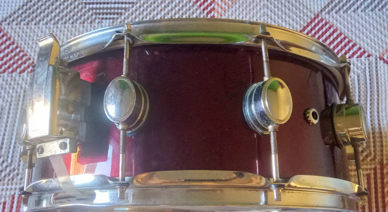 "caixa 14 polegadas" no Brasil