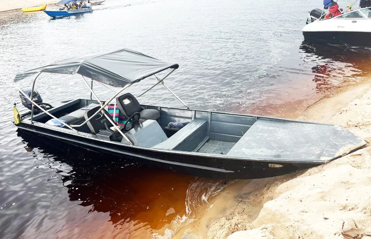 "bote com motor" - Barcos e aeronaves no Brasil