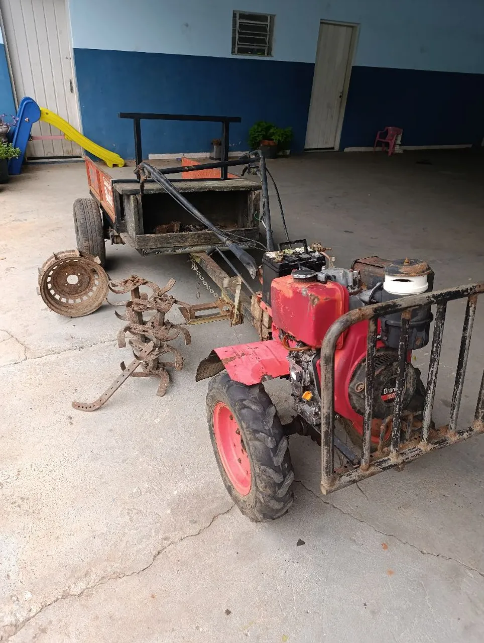 "trator pequeno" - Tratores e máquinas agrícolas no Brasil