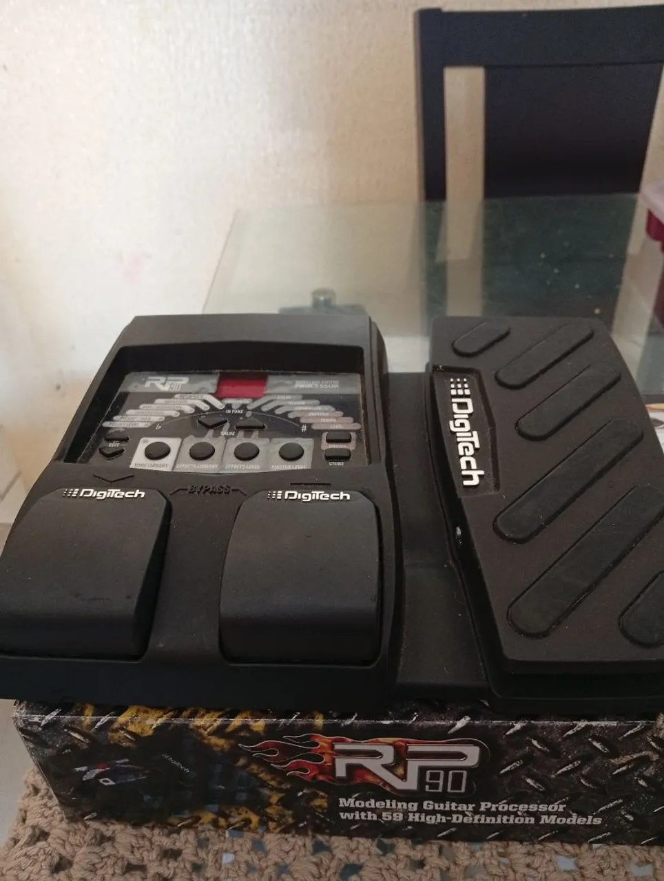 "pedaleira" - Instrumentos musicais no Brasil