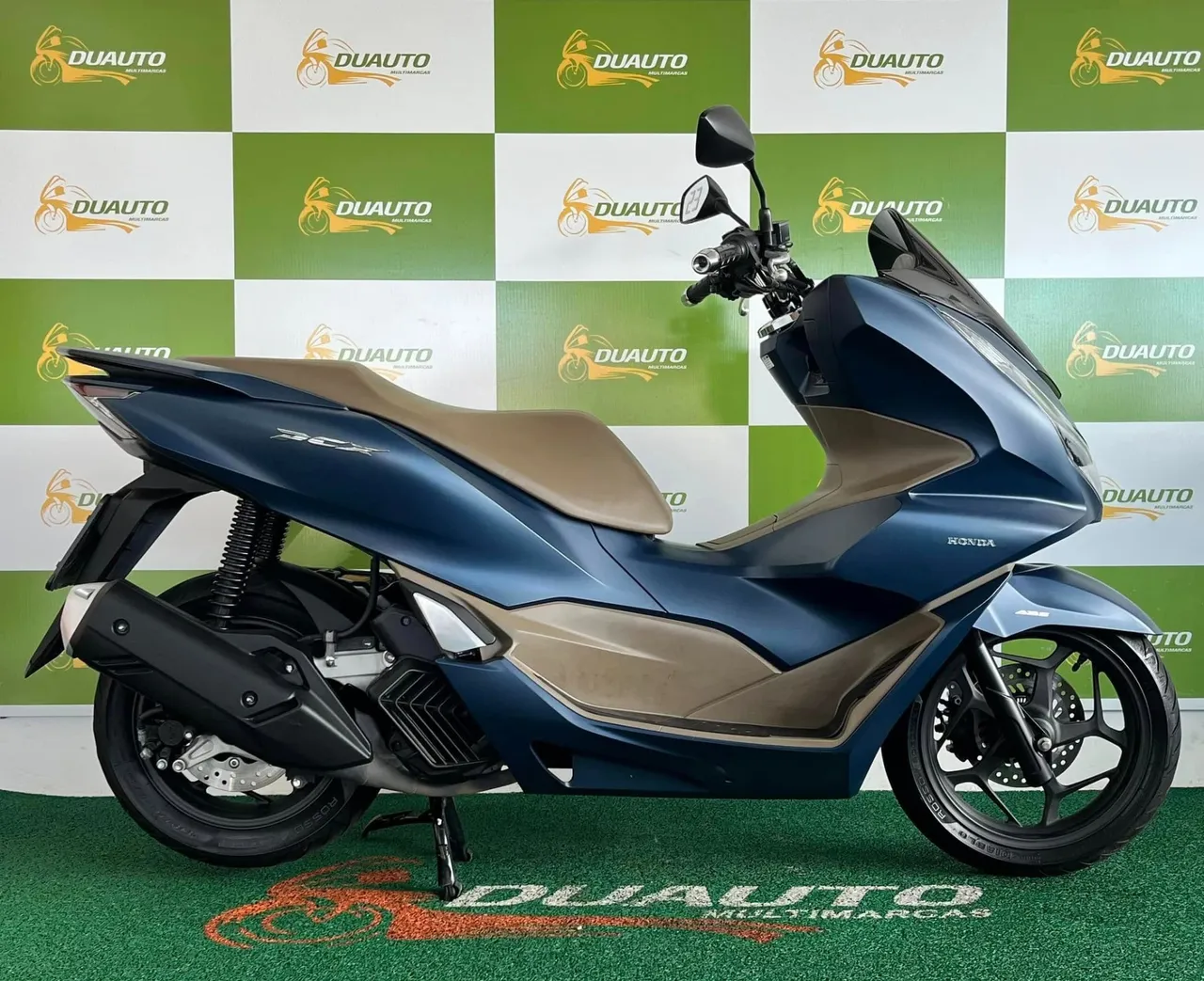 Motos Honda PCX 2023 no Brasil