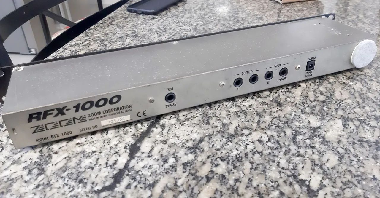 Zoom RFX-1000 - Digital Reverb & Multi Effects - Equipamentos e ...